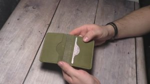 Изделия из кожи ручной работы. Картхолдер Колумб зеленый