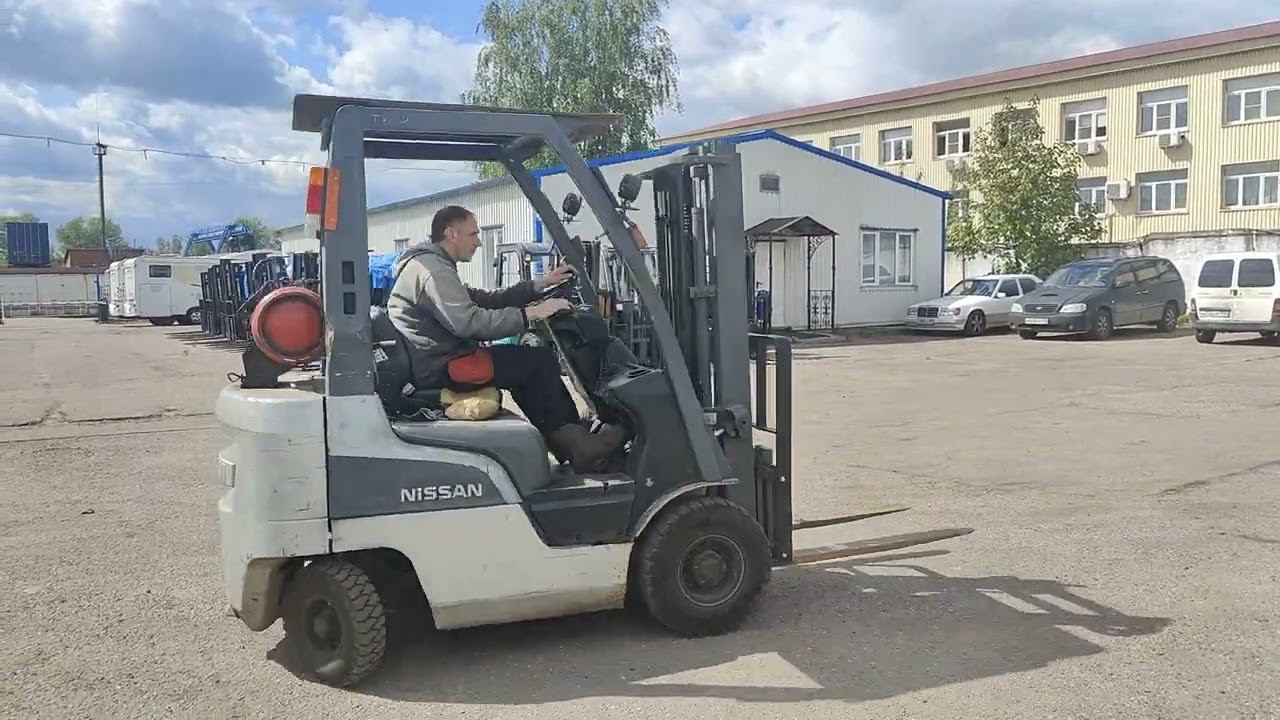 Автопогрузчик Nissan P1F1A15D бензиновый с газовым оборудованием