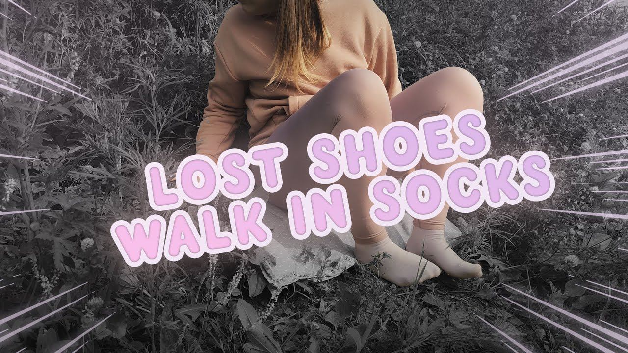 🤎 ДЕВОЧКА В РОЗОВЫХ ЛЕГГИНСАХ И НОСОЧКАХ ХОДИТ ПО ГРЯЗИ Girl Pink Leggings n Socks in MUD