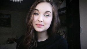 "Легким ветерком играешь в волосах"