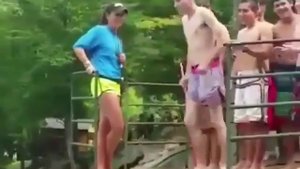 Трус решается на прыжок