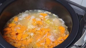 UN BRODO DI POLLO IN MULTICOOKER TEFAL