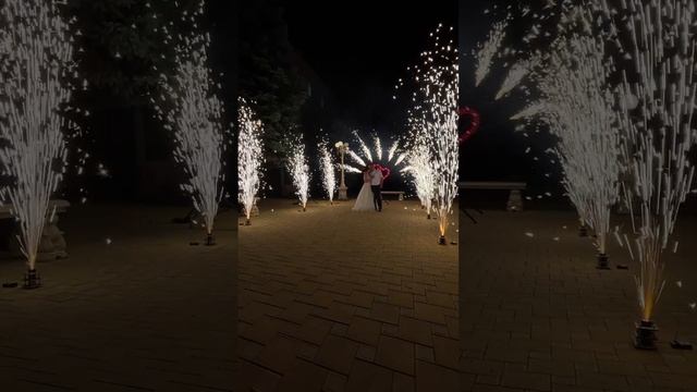 Аллея из фонтанов сердца и веер