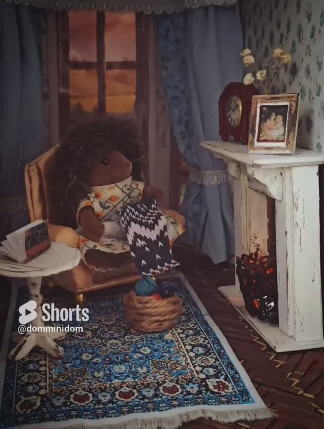 Мультик: Ёжик вяжет. The hedgehog is knitting. Музыка: Чайковский - Времена года, ноябрь.
