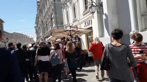 Moscow walks ЧМ по футболу 2018 Москва, болельщики поют Никольская ул