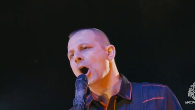 «Честь и долг никогда не забуду,
Первым делом - помочь и спасти»…