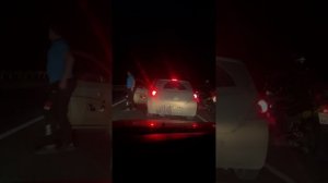 В Красноярском крае наглый обочечник набросился на водителя, который его не пропустил!