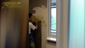 Последствия непрофессионального ремонта. Плесень под обоями