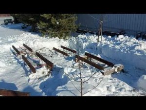 Очистка пасеки от снега, борьба пчеловода с зимой