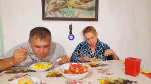 МУКБАНГ / Объедаем сами себя