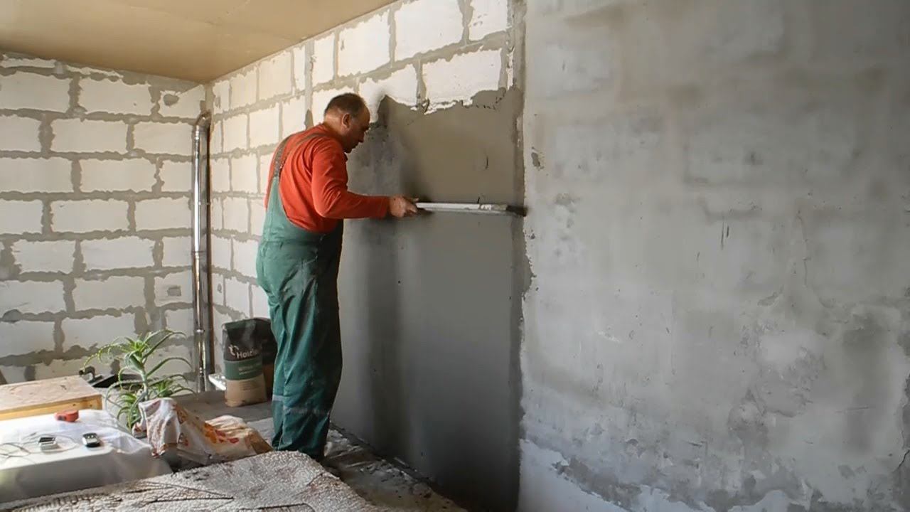 Штукатурим стены, экономим деньги