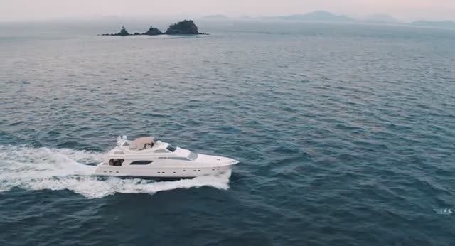 Аренда яхты на Пхукете FERRETTI 80  бронирование +66960256364