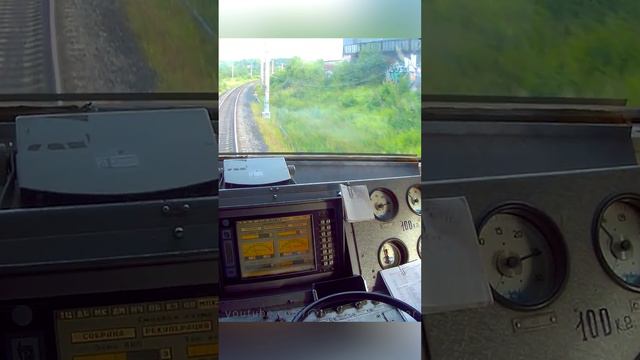 Заход на посадку с пассажирским поездом ✈ на электровозе ЭП1