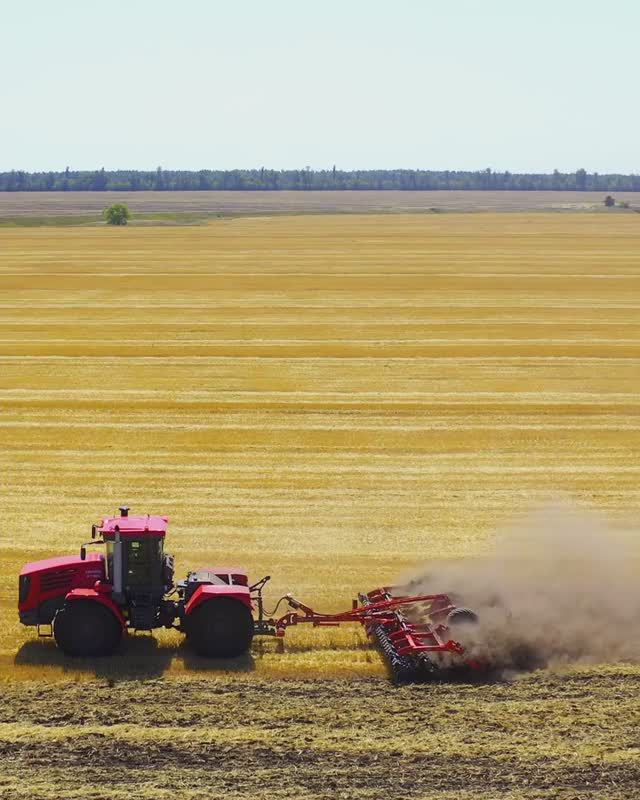 Крутая работа дискового лущильника с независимыми дисками KUHN Optimer L