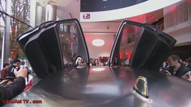 KIA Hybrid Niro 2014 SUV Butterfly Doors In Detail Commercial CARJAM TV ...