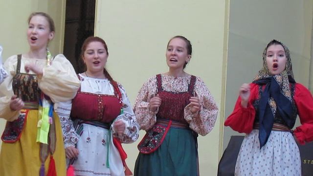 русская песня. "целоваться - три раза"