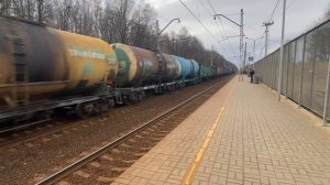 ВЛ11-220Б с грузовым поездом по станции Весенняя, курского направления