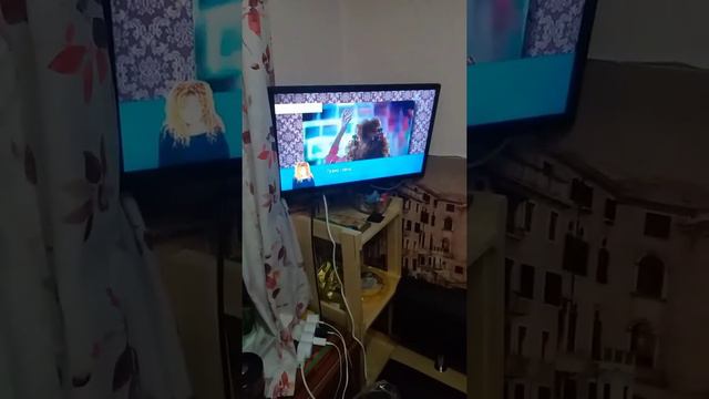 Матрица! Вот это совпадение..! Смотрю Аллу Пугачеву вместо экстрасенки Вики.  (Больше в описании)
