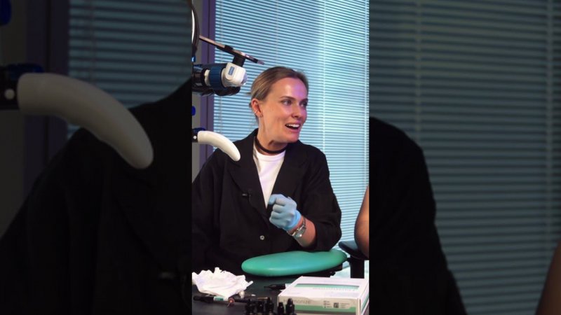 Как не переборщить с краской при реставрации  #dentist #доктор #kerr #stommarkettv