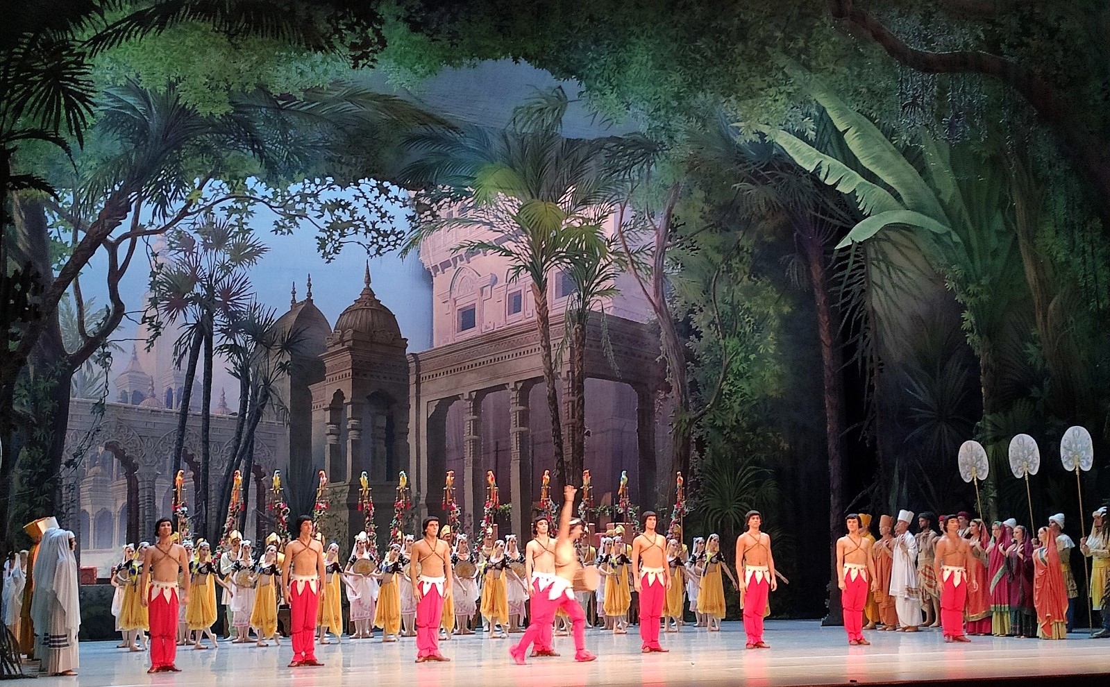 Театр, балет Баядерка. Владивосток