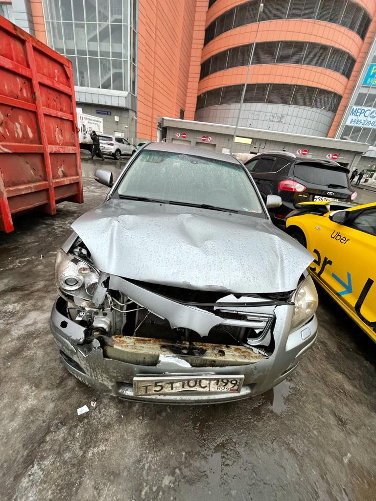 Выкуп битого авто Тойота Авенсис