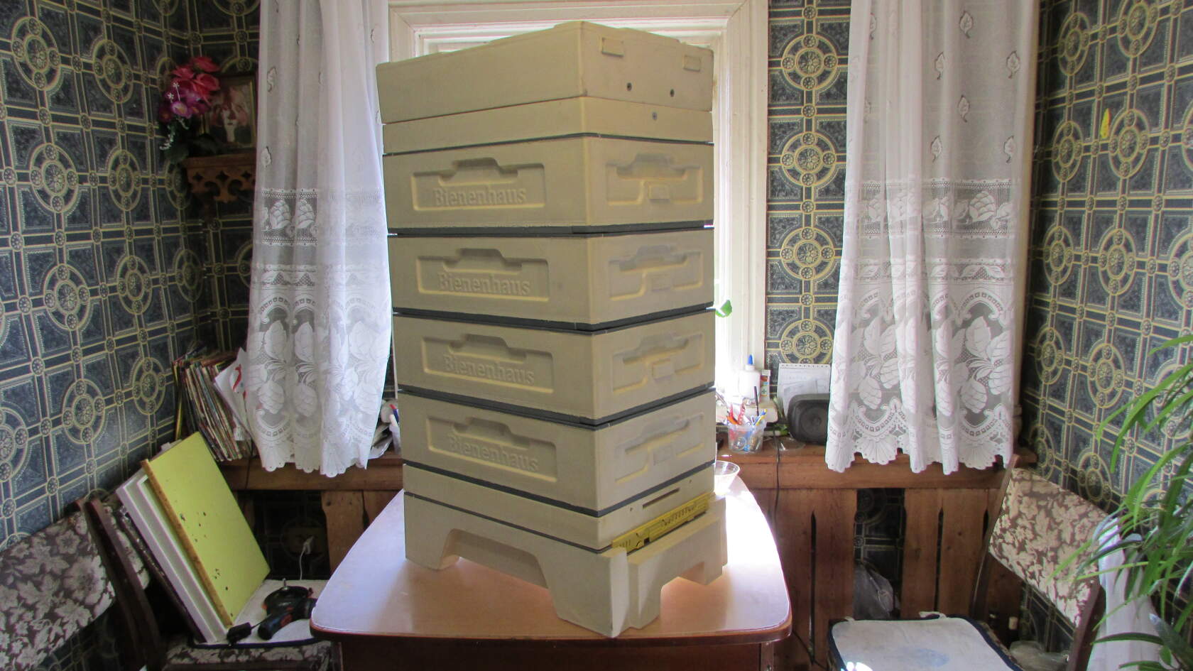 3 мая 2022 года, получил заказ с фирмы bienenhaus - 8 рамочный улей , комплект № 39
