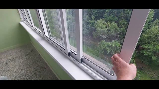 Трехполосное алюминиевое остекление - удобно или нет?