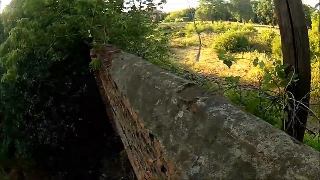 Сталк по заброшенной деревне | В поисках места проникновения...