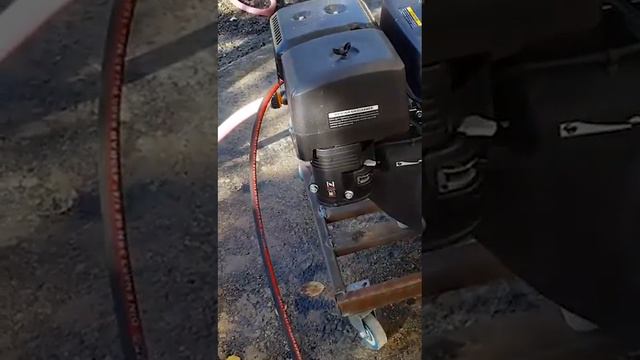 Мойка высокого давления для очистки фасада и крыш. Мощность 220 бар, производительность 15 литров...