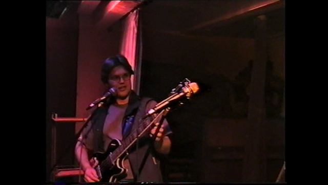 Группа "Сучий Лесок". Фрагмент одного из последних концертов, клуб "Фантом", 2003 год.