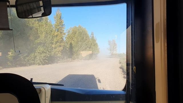 Абагур Лесной глотает пыль.