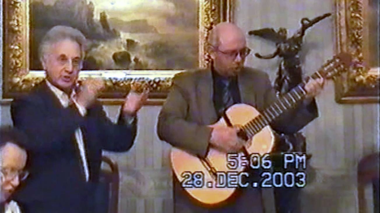 "Шарманка" (запись 2003 г). Слова и музыка А. Томчина. Поёт Сергей Филиппов и другие "островитяне".