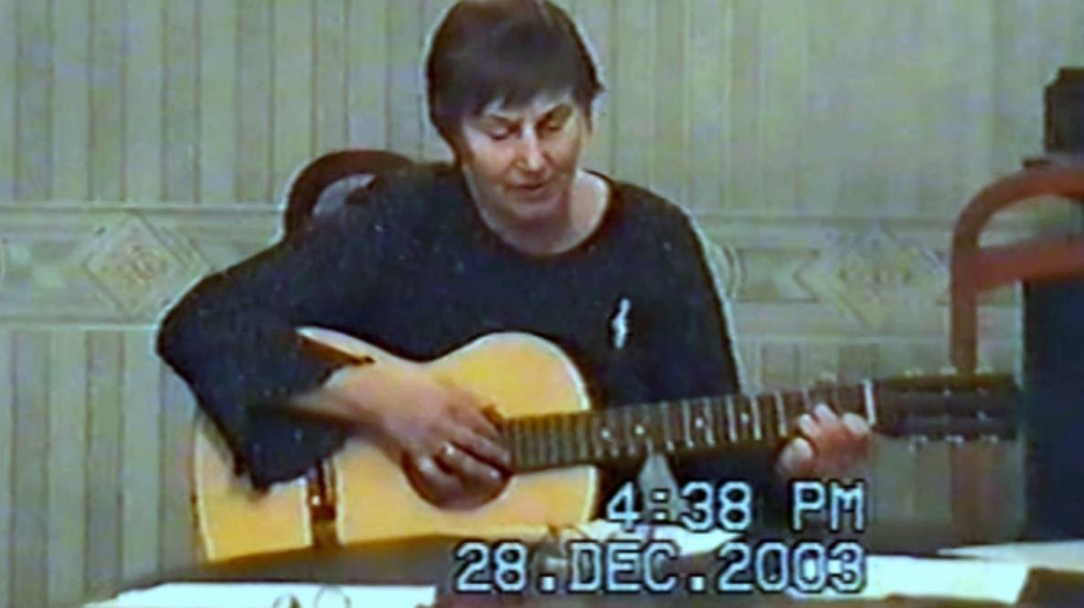 "До последнего дня" (запись 2003 г). Слова Александра Томчина, музыка Веры Журба. Поёт Вера Журба.