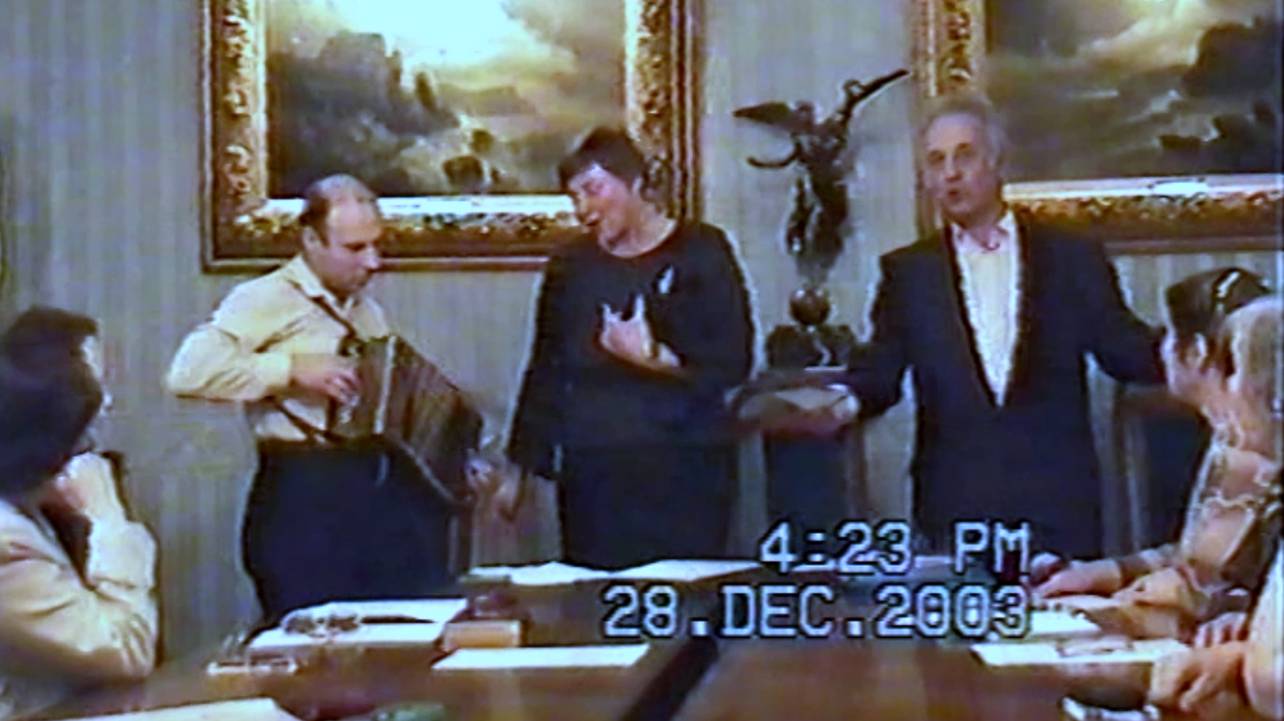 "Частушки" (запись 2003 г). Поют Александр Томчин (автор) и Вера Журба.