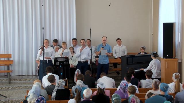 05_Молодежь - ''Кружится и падает лист кленовый''