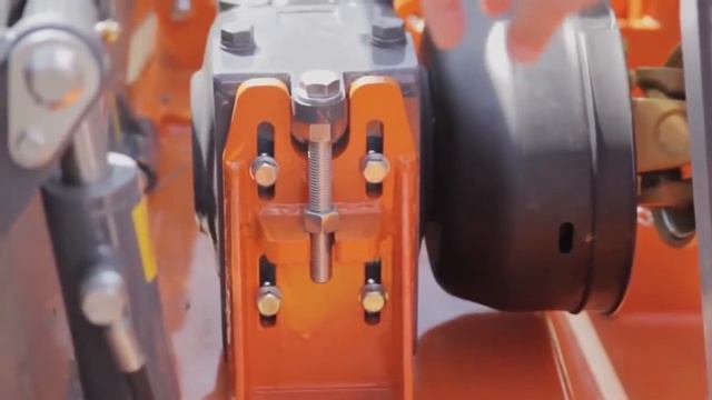 Мульчер FERRI TFC R 2000 на тракторе МТЗ 1221
