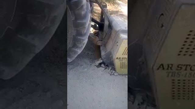 Почвенная фреза AR STONE снимает асфальт