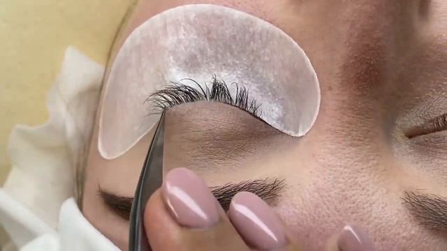 КАК НАРАЩИВАТЬ РЕСНИЦЫ  ДЛЯ НОВИЧКОВ