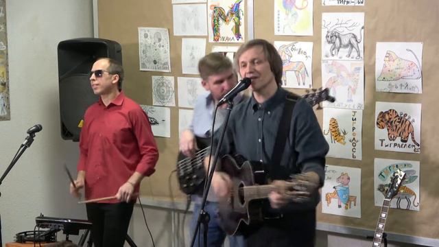 13 Я держу тебя за талию...- Фавориты Луны