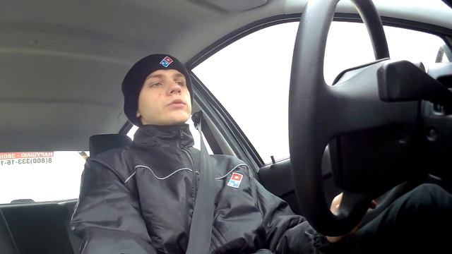 Работа в Domino's Pizza. Понедельник день тяжёлый. Сколько чаевых можно поднять?