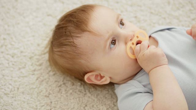 Соска-пустышка для новорождённых 0-6 мес, Mombella