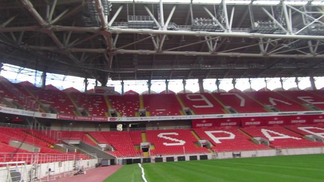 вид с трибуны стадиона Откртыие Арена