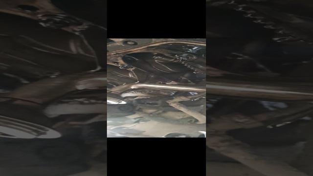 Кусок успокоителя в маслоприëмнике ивеко дейли
