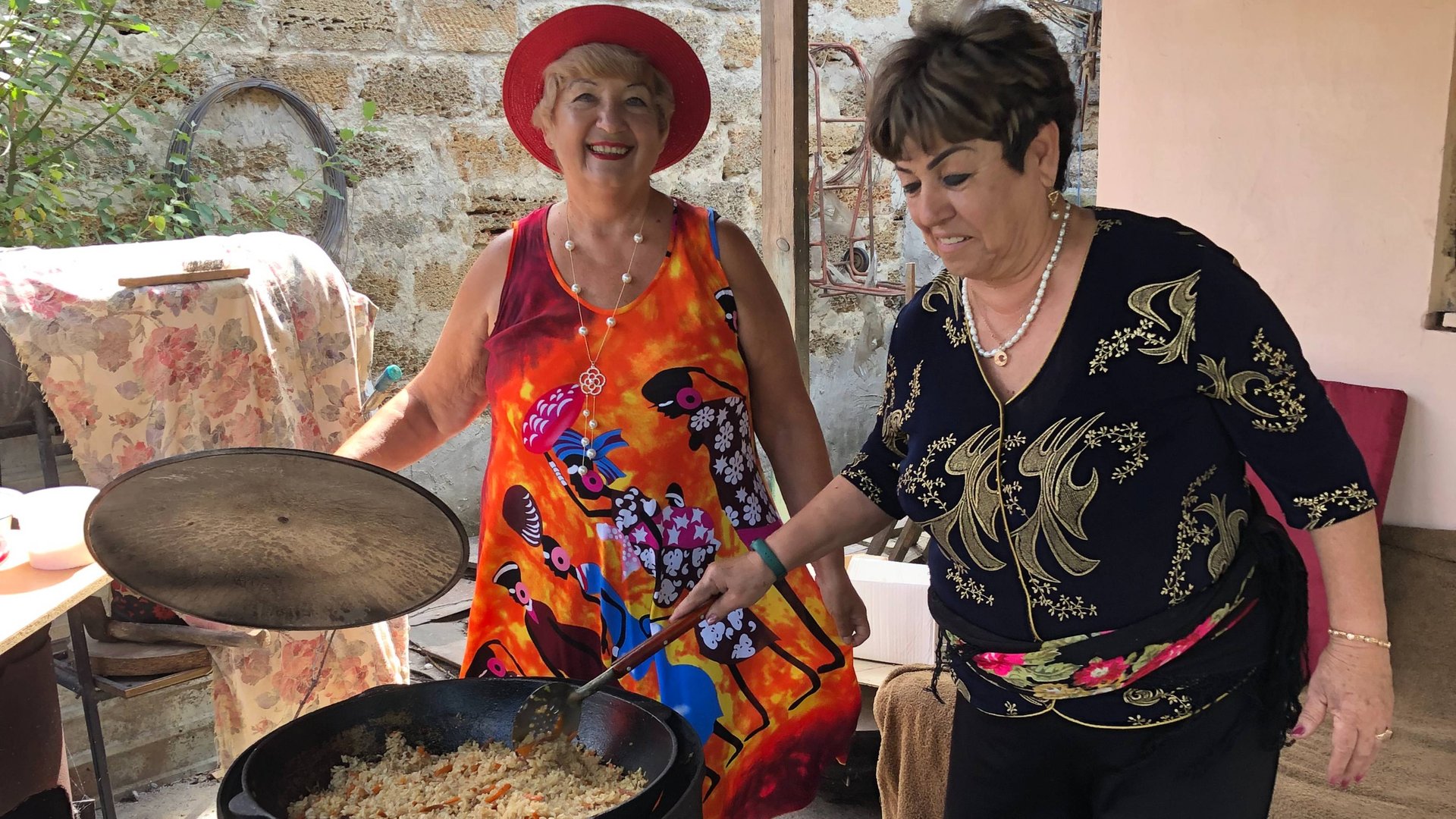 2024-09-23 видео Дефиле узбекских женских нарядов