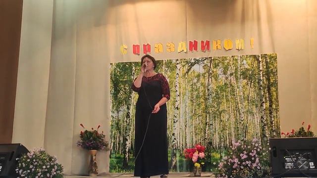 Иванченко Вера                               песня  _Горит свеча_ Автор Сергей Павлов.