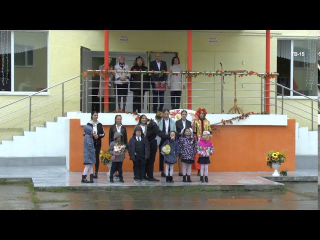 Линейка для 1 классов в Школе №15 Нижневартовск 01 09 2020