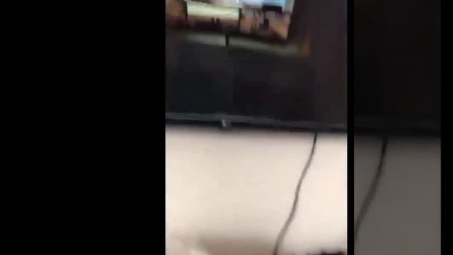 когда человек поёт 
"по соседям"