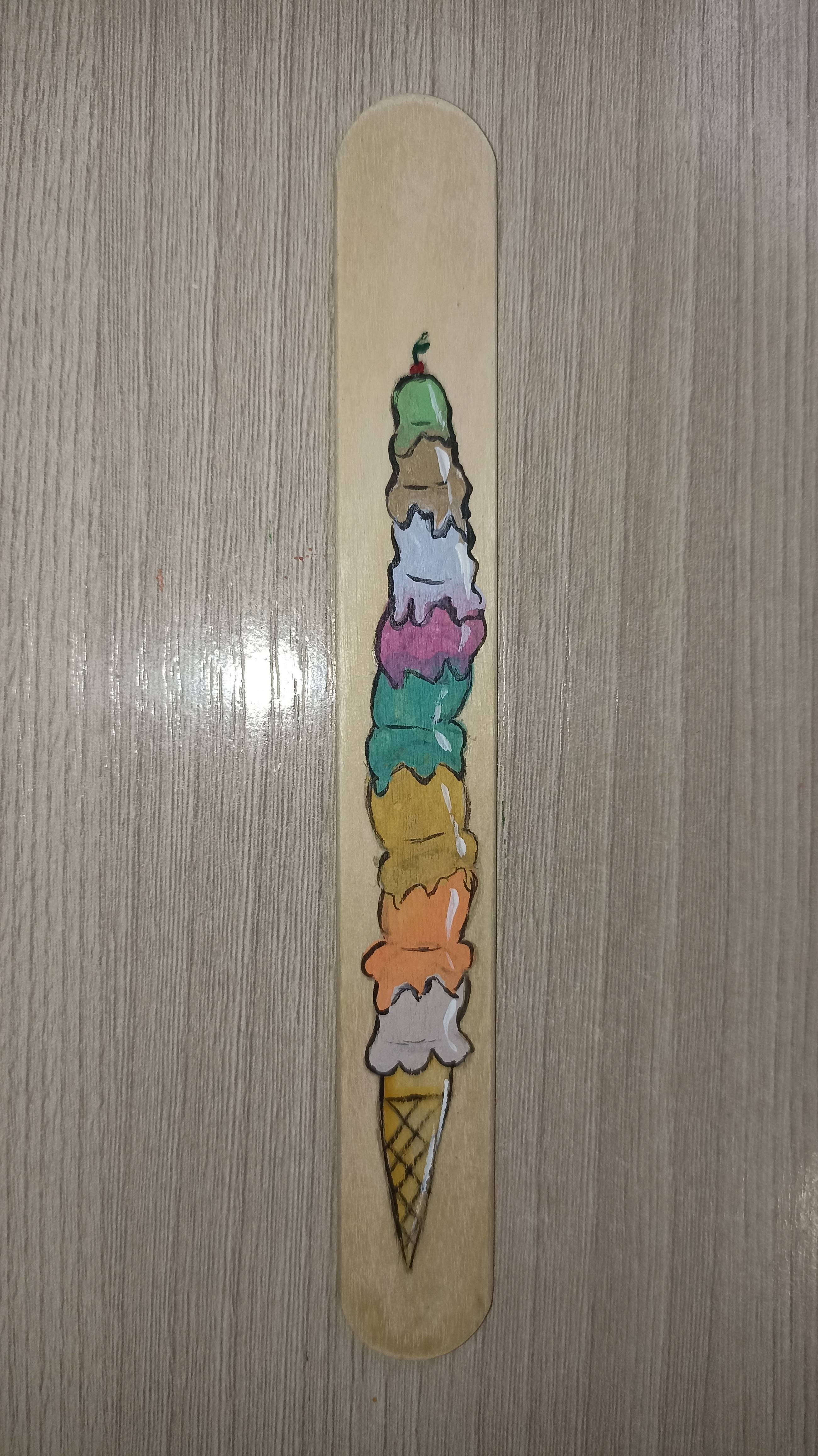 Рисунок на деревянном шпатели / Мороженое