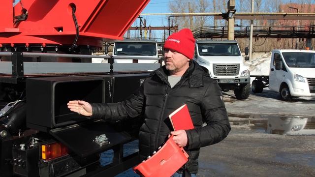Автогидроподъемник RED MACHINE 35Э на шасси УРАЛ-5557 с колесной формулой 6х6