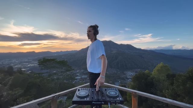 deep house sunrise mix